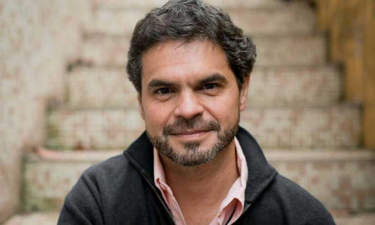 🔓 Rodrigo Lacerda fala sobre novas edições da obra de Drummond - Rascunho