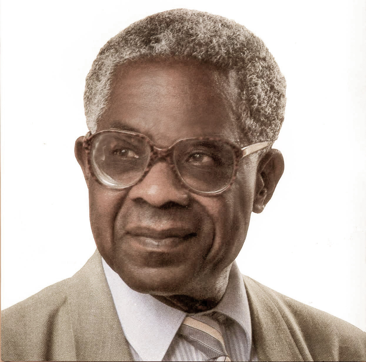 🔓 Livro reúne textos de Aimé Césaire, pioneiro do pensamento decolonial ...
